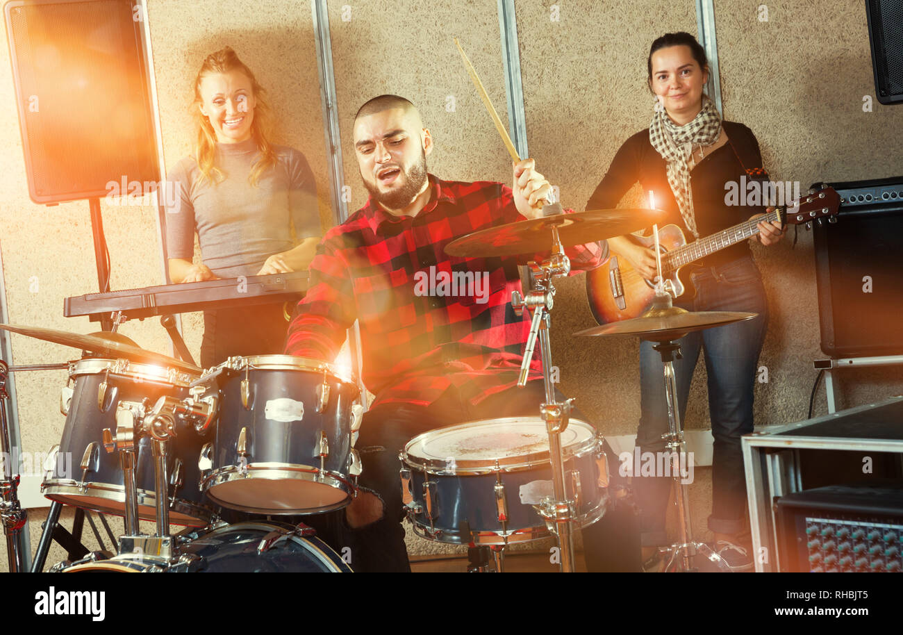 Group of young musicians hi-res stock photography and images - Alamy