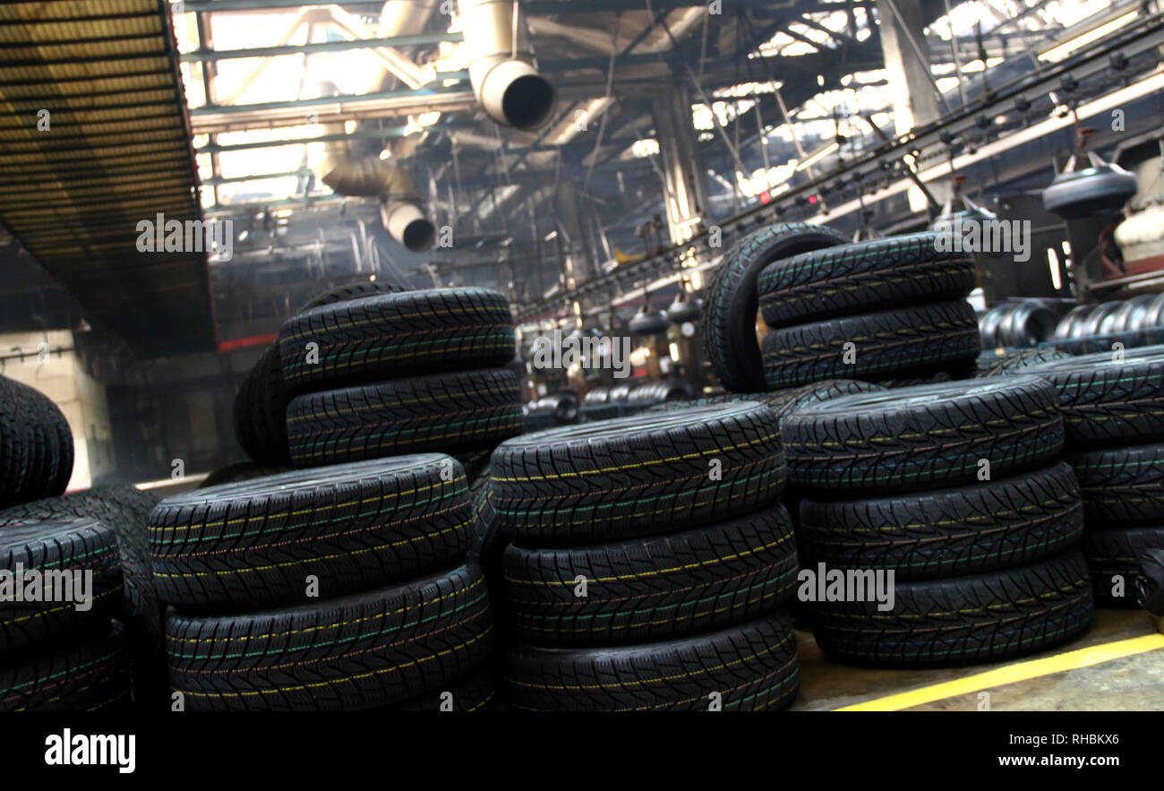 Tyre production hi-res stock photography and images - Alamy