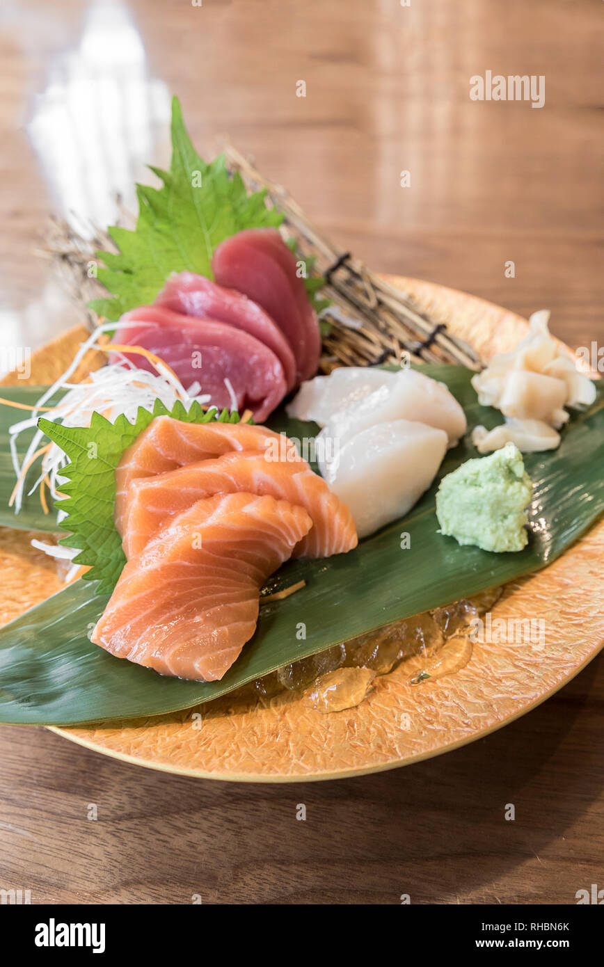 Sashimi grand luxuary japanese cuisine Stock Photo - Alamy