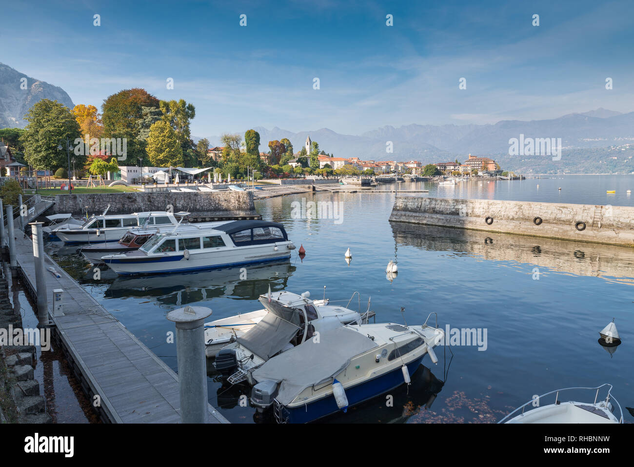 Big Italian lake. Lake Maggiore at the picturesque town of Baveno Stock ...