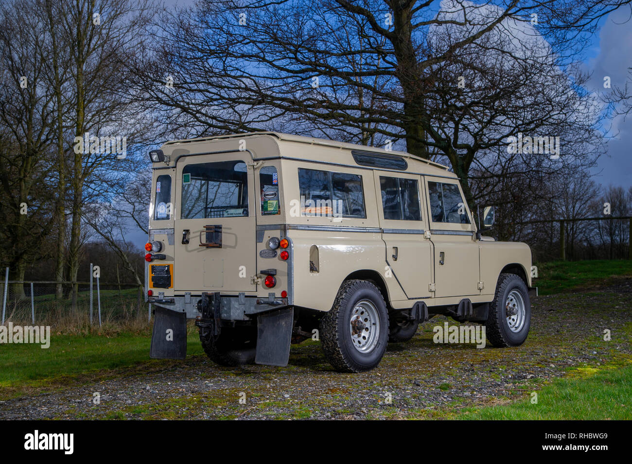 Land rover 109 series hi-res stock photography and images - Alamy