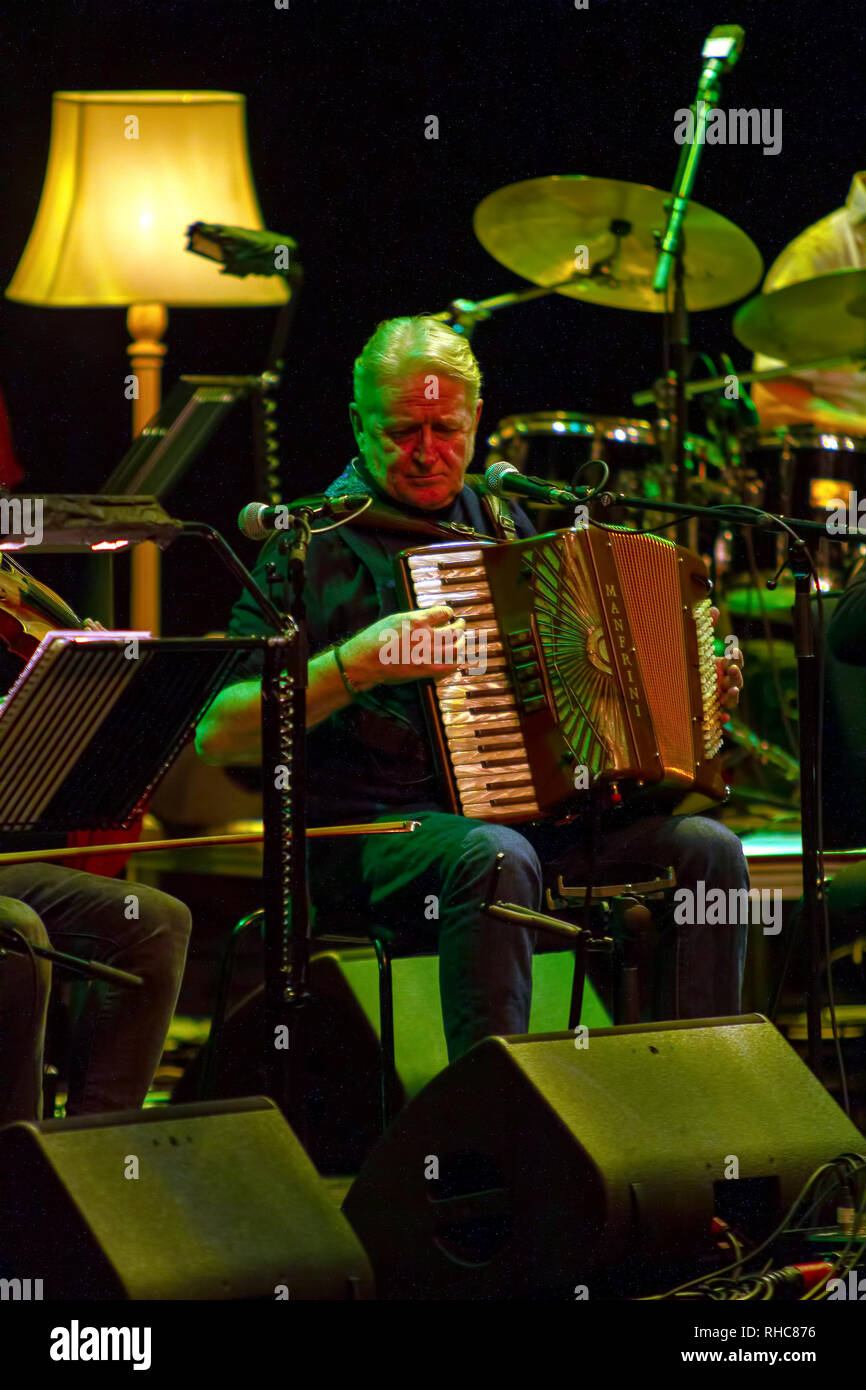 Phil cunningham folk hi-res stock photography and images - Alamy