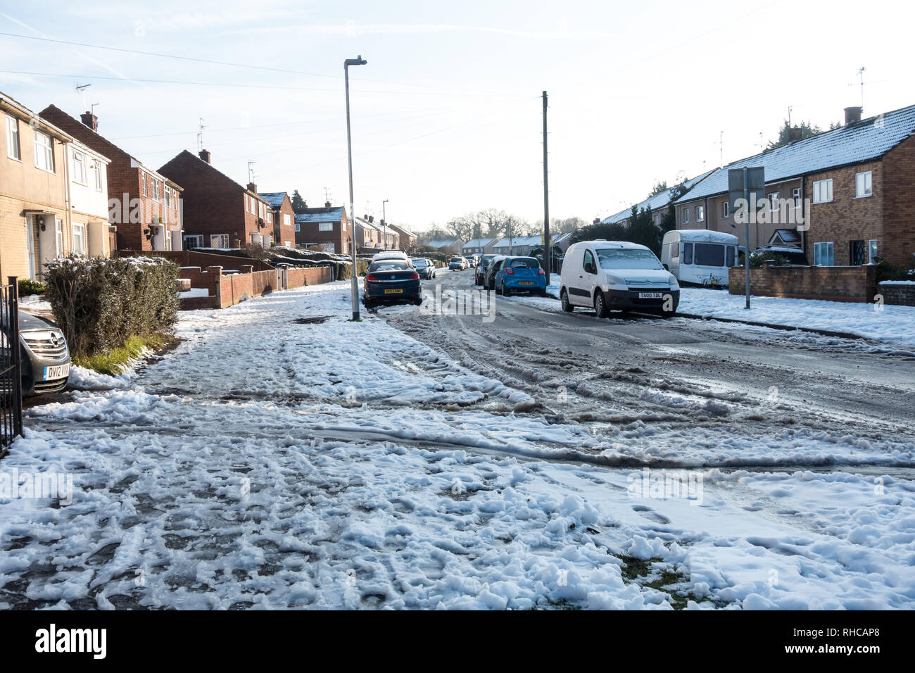 Reading, UK. 2nd Feb 2019. UK Weather: The morning has started cold ...