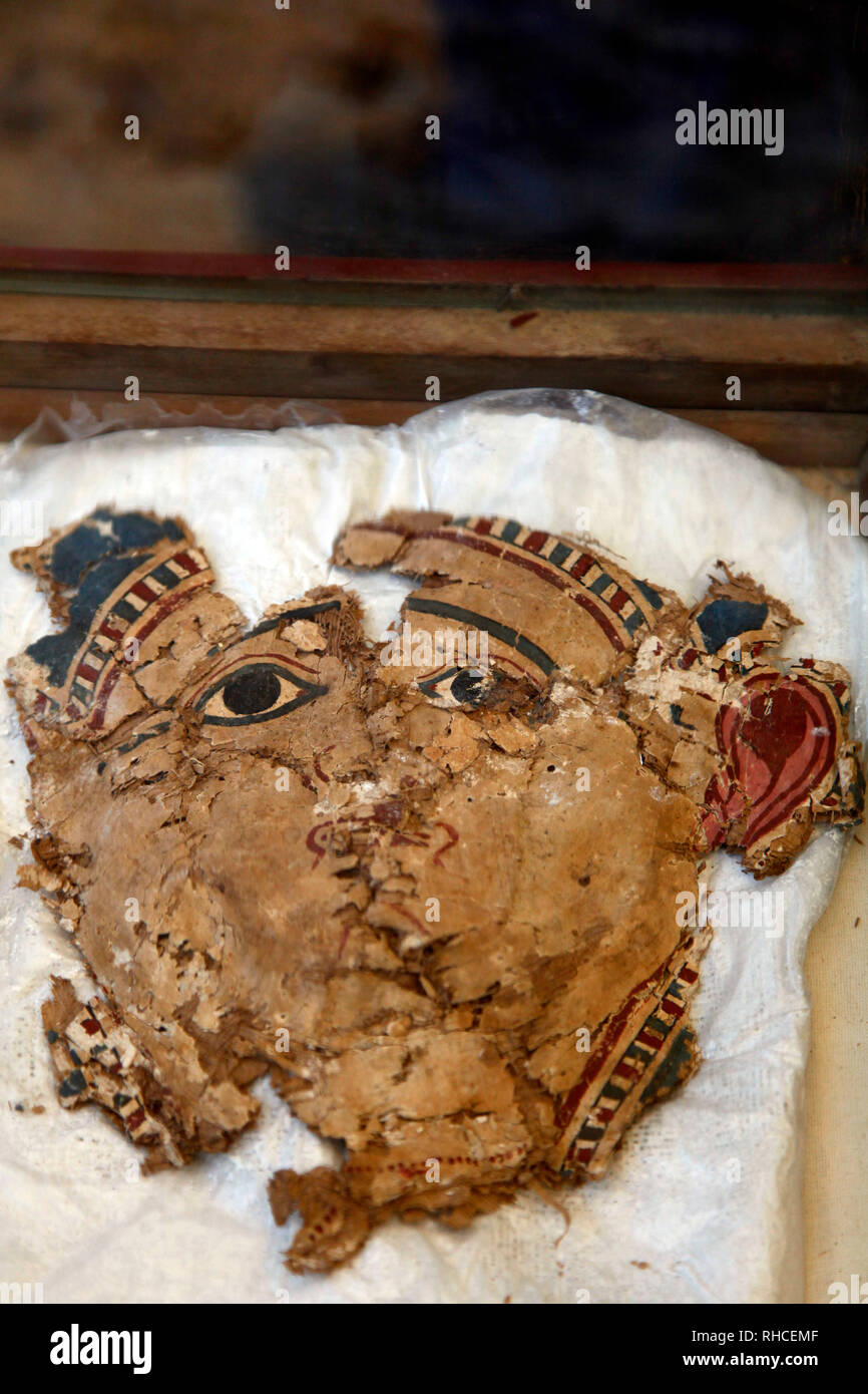 Ancient egyptian relic hi-res stock photography and images - Alamy