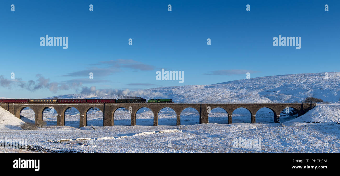 Viaduct with double arches hi-res stock photography and images - Alamy