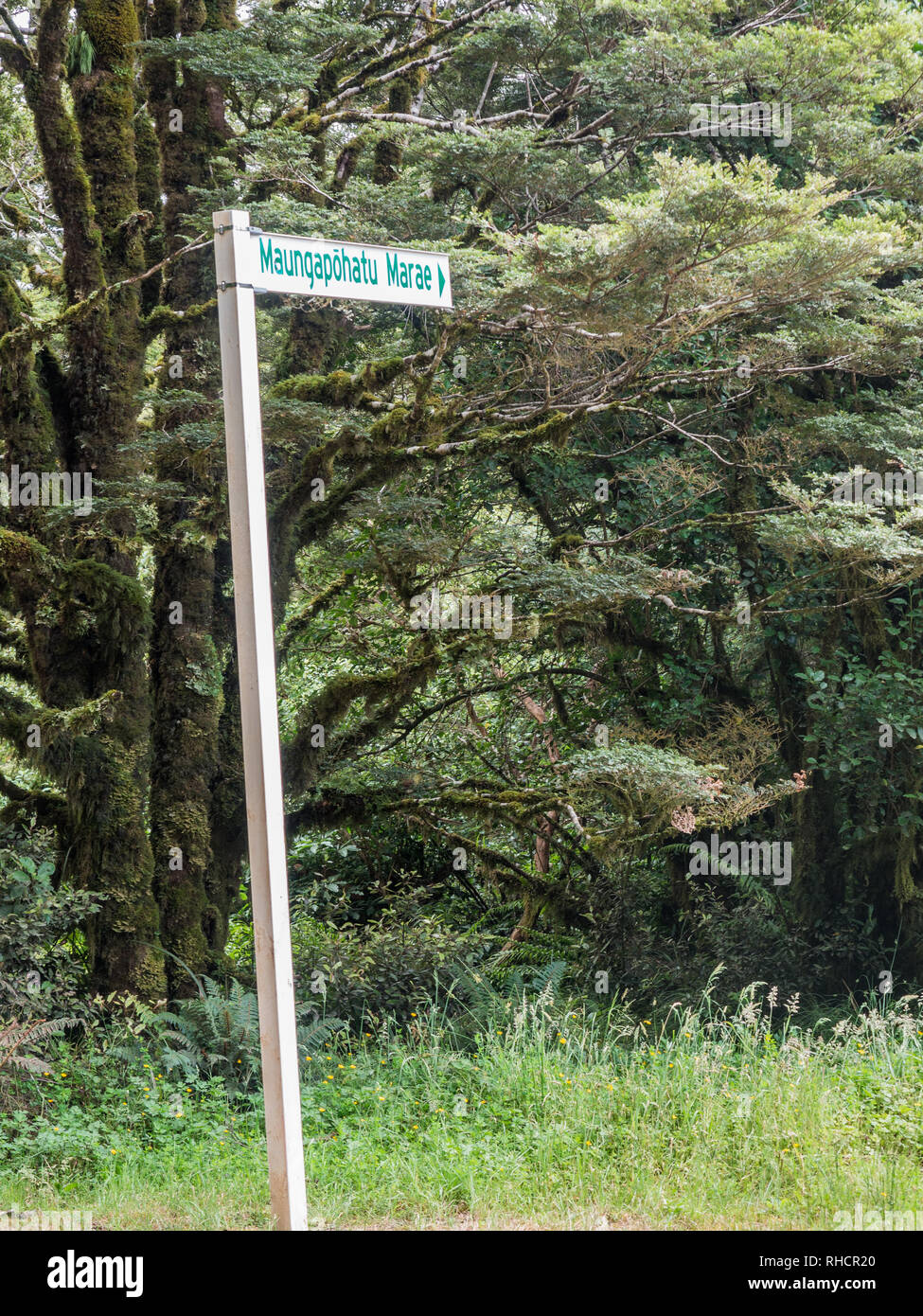 New zealand highway road sign hi-res stock photography and images - Alamy