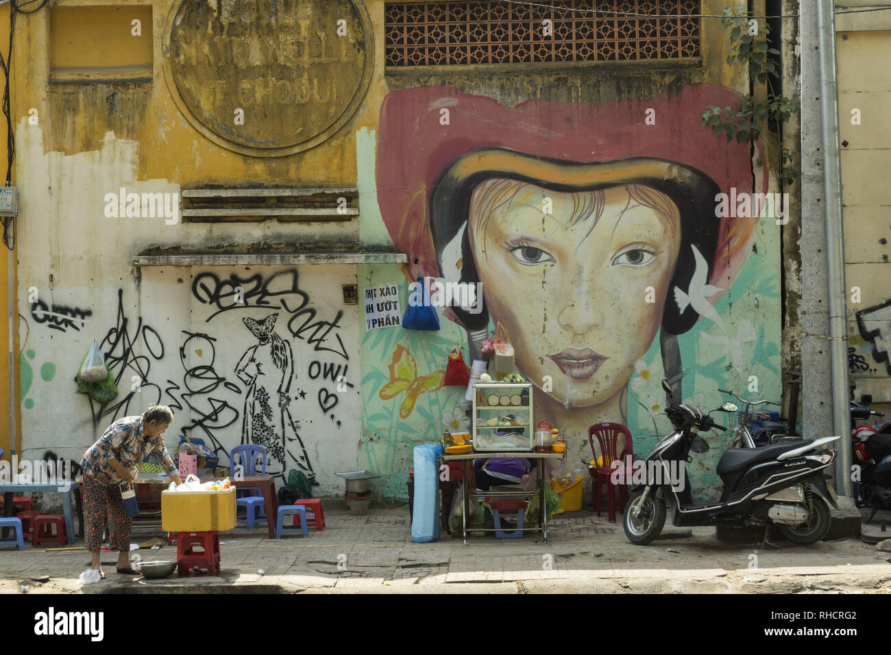 Vietnam helmet graffiti hi-res stock photography and images - Alamy