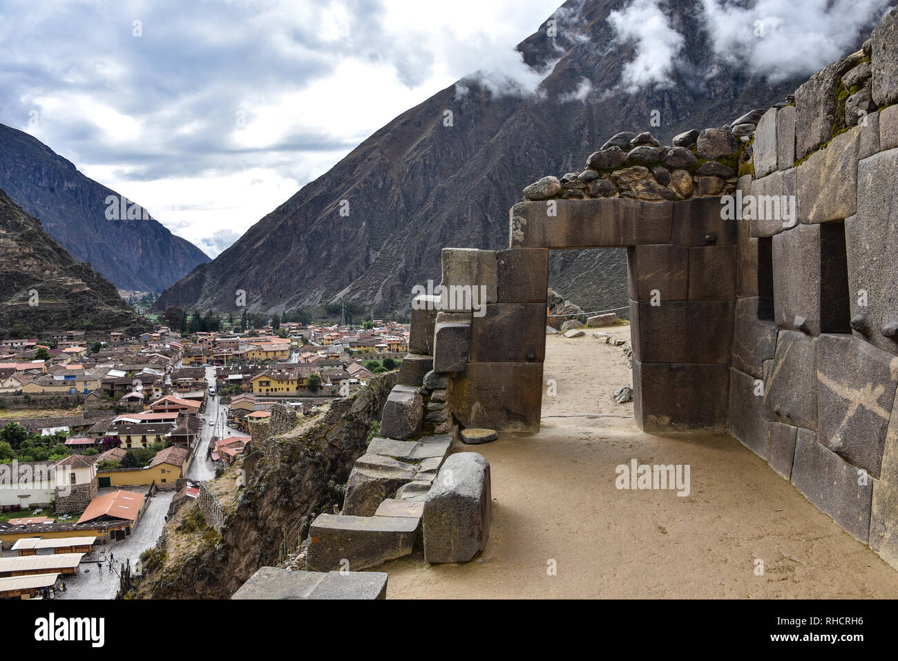 Trapezoid architecture hi-res stock photography and images - Alamy