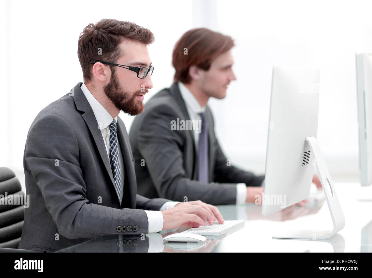 Company employees working in software hi-res stock photography and ...