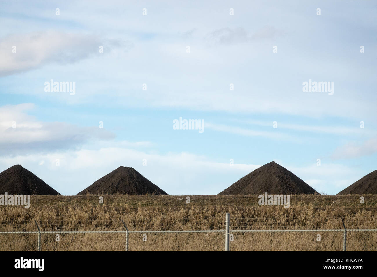Construction sand piles hi-res stock photography and images - Alamy