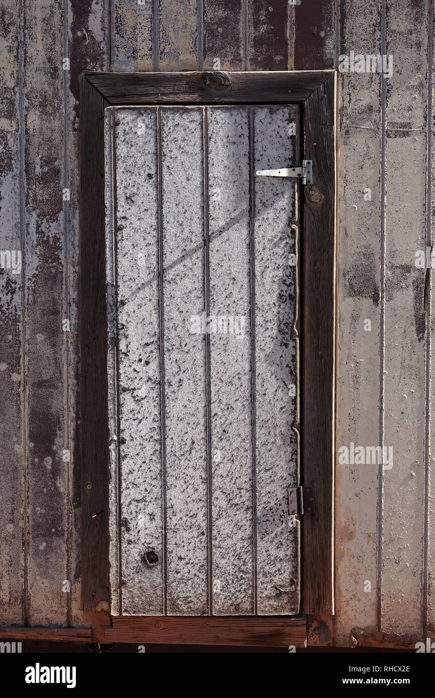 Shack door hi-res stock photography and images - Alamy