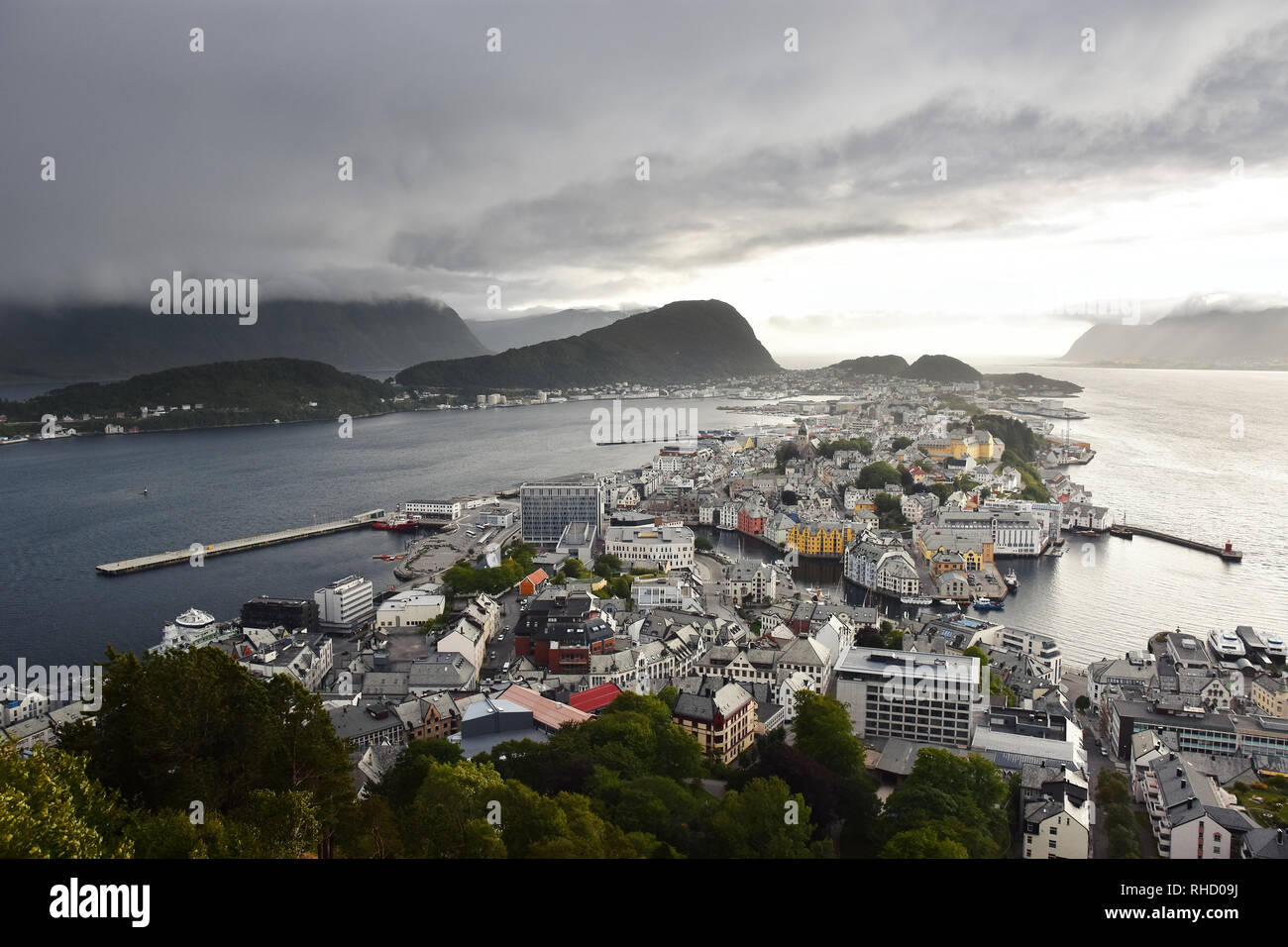 Panoramic view of the archipelago, the beautiful Alesund town centre ...