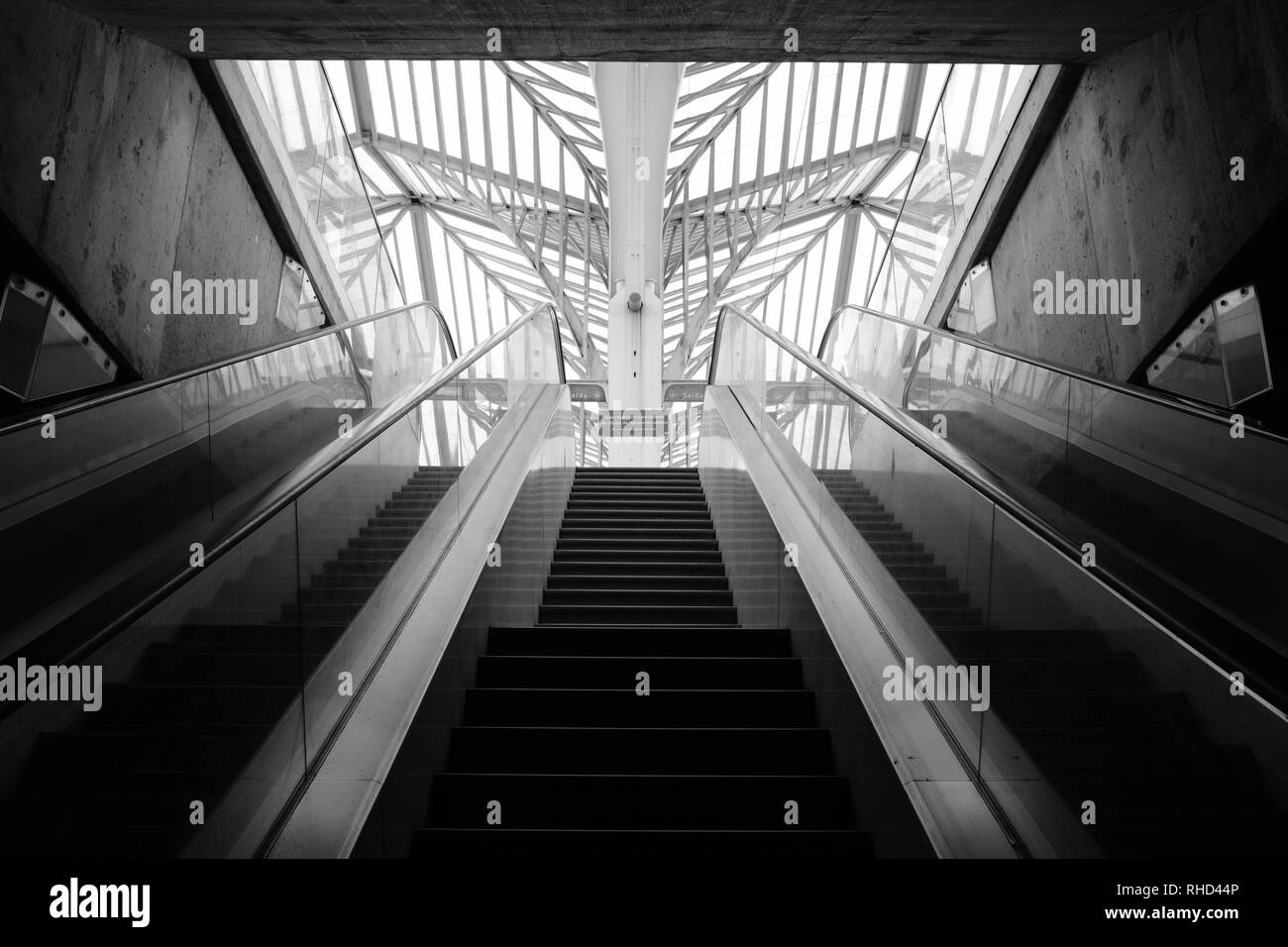 Glass canopy to station Black and White Stock Photos & Images - Alamy