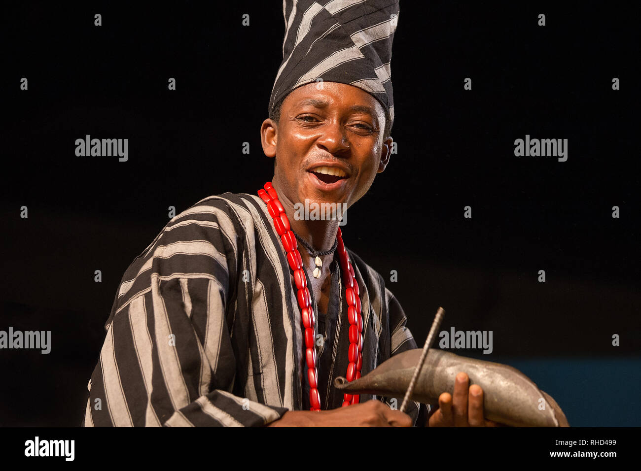 Benin man in traditional clothing hi-res stock photography and images ...