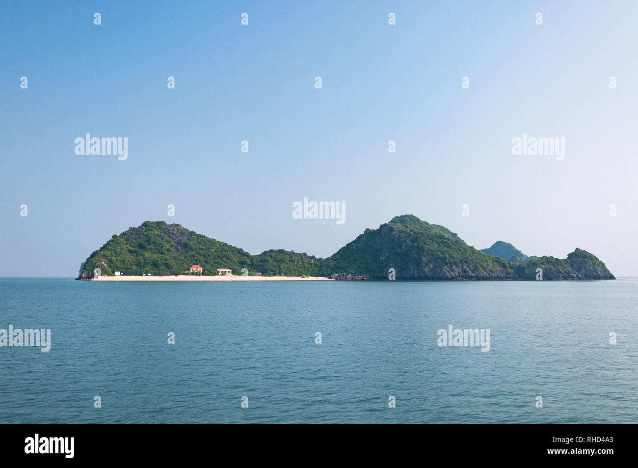 Limestone island hi-res stock photography and images - Alamy