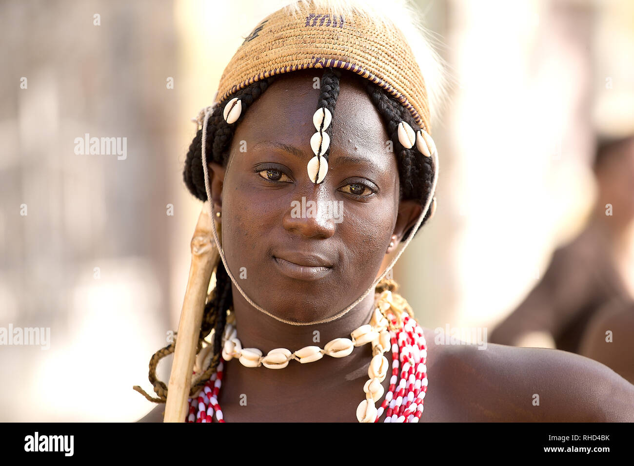 Benin costume hi-res stock photography and images - Alamy