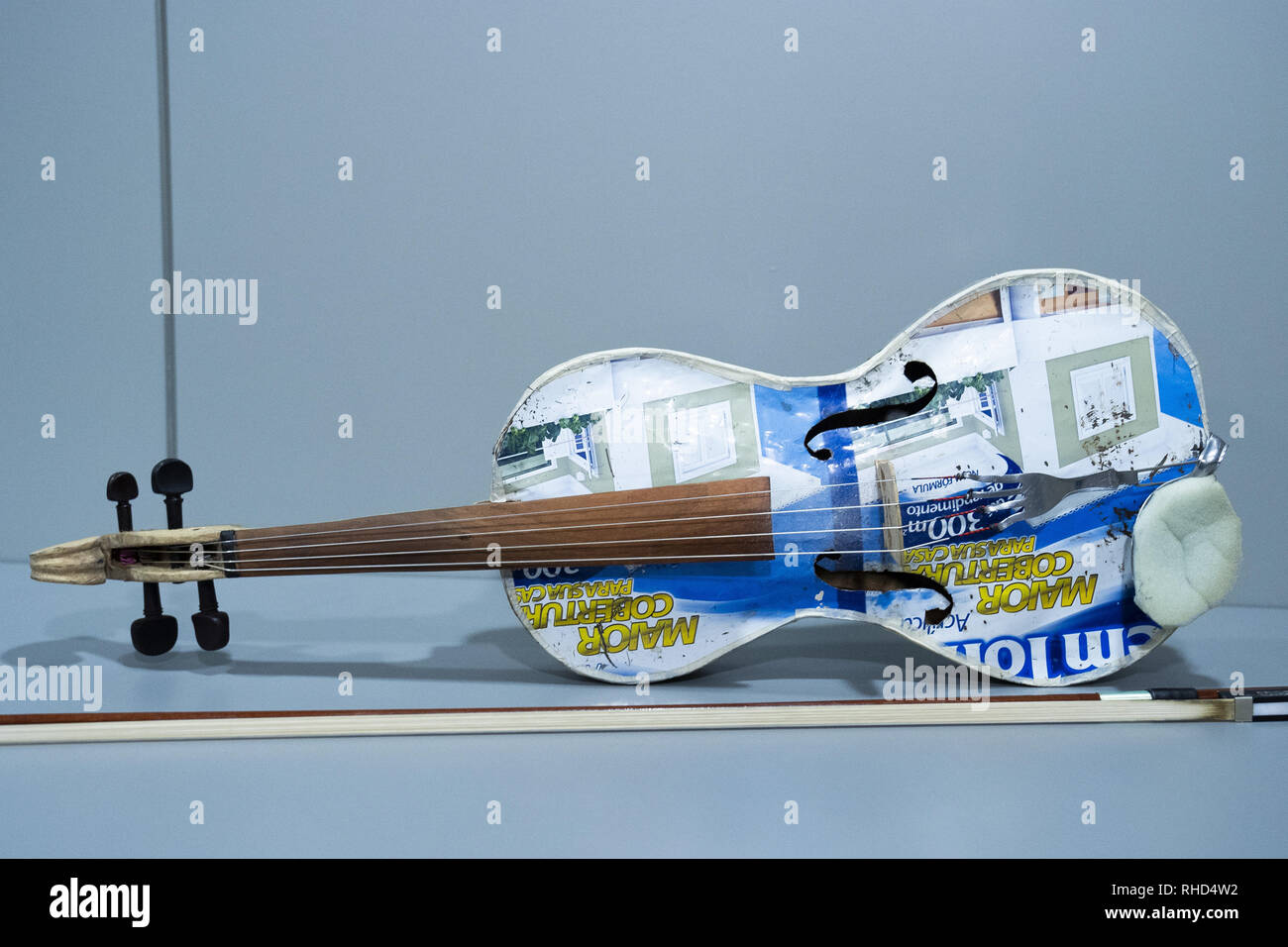 The orchestra of recycled instruments of Cateura in Madrid Featuring ...