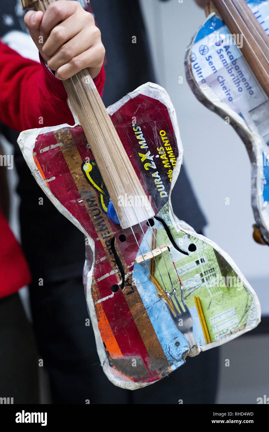The orchestra of recycled instruments of Cateura in Madrid Featuring ...