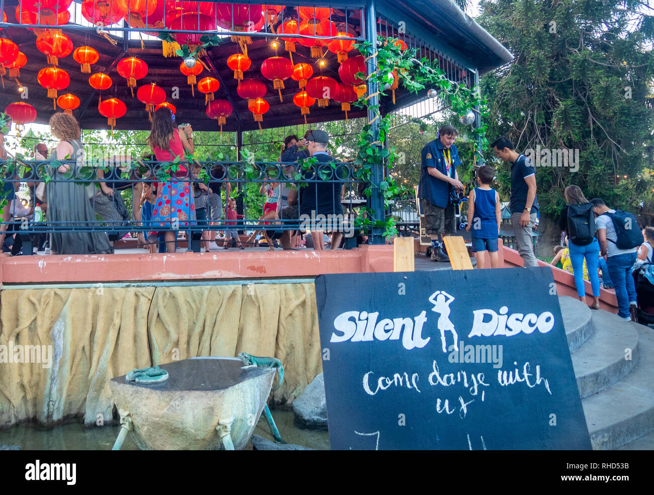 Australia festival dancing hi-res stock photography and images - Alamy