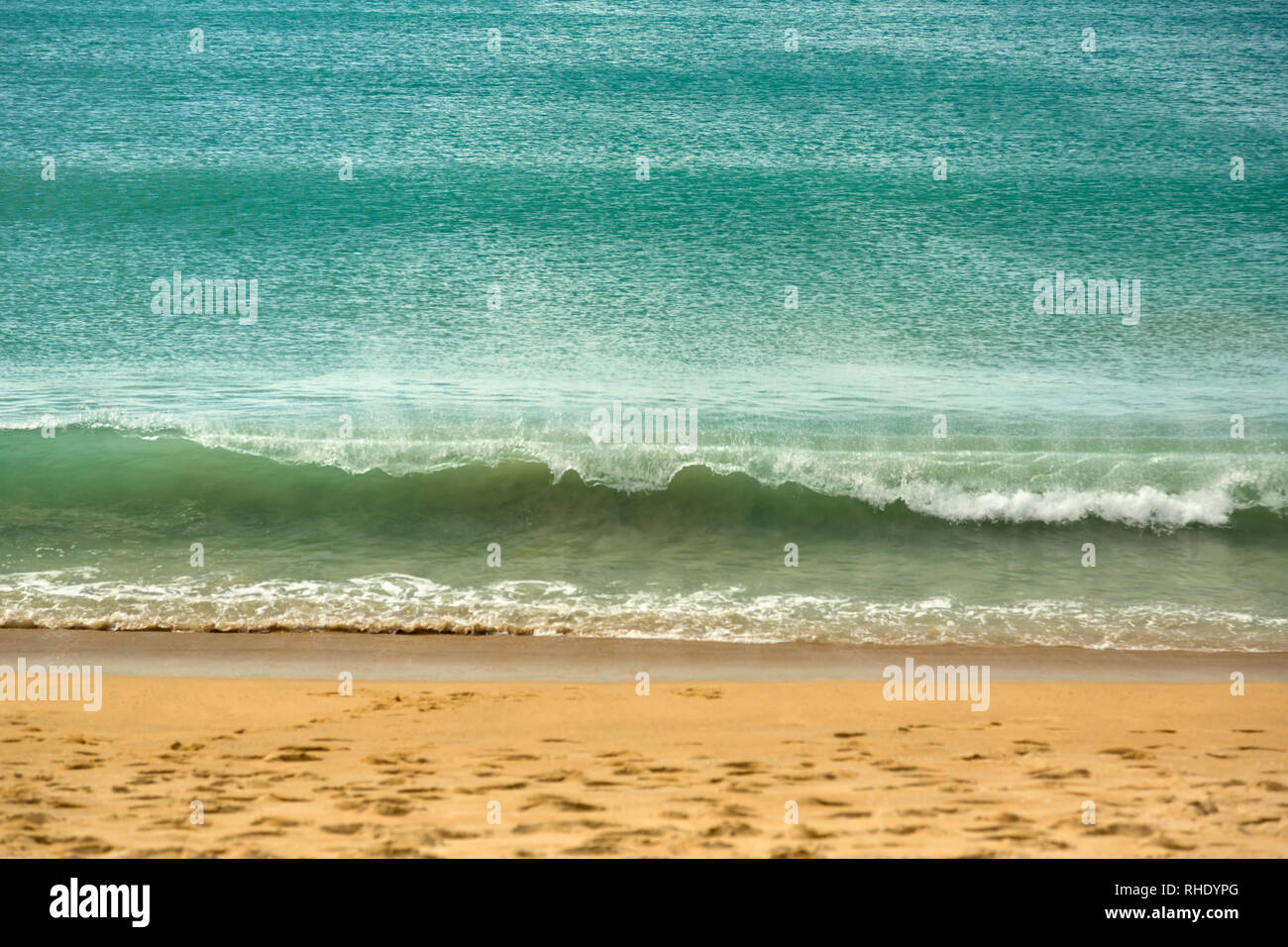 Azure ocean waves hi-res stock photography and images - Alamy