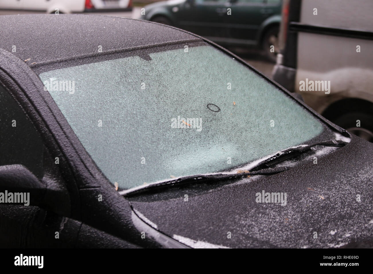 Car frozen windscreen hi-res stock photography and images - Alamy
