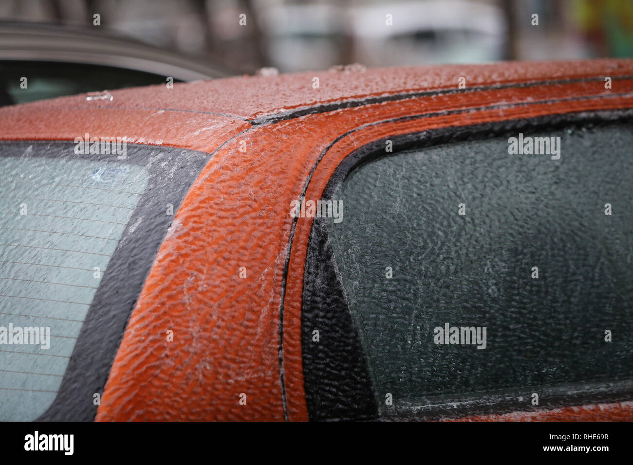 Car covered in ice after a freezing rain phenomenon Stock Photo - Alamy