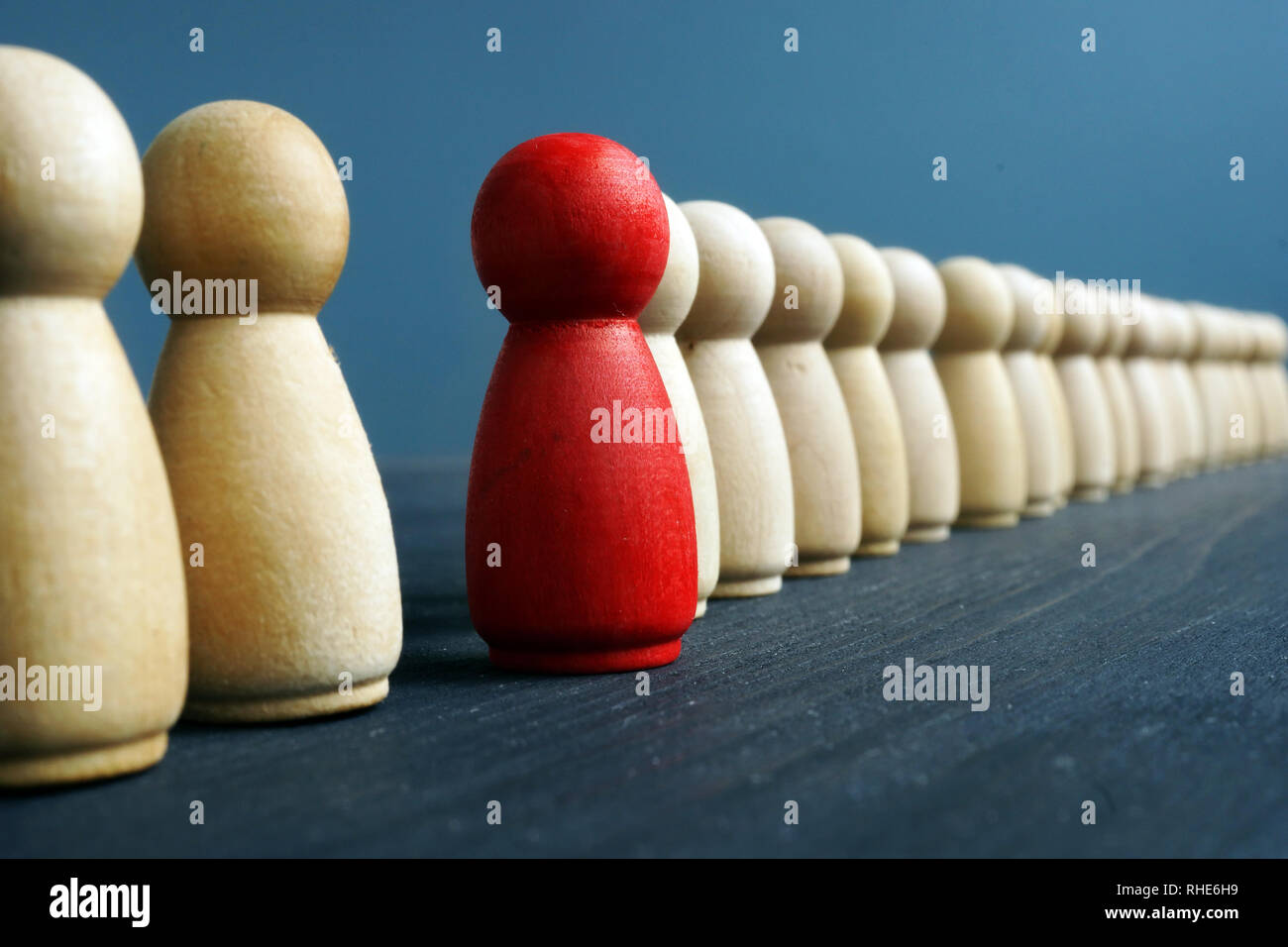 Stand out from crowd hi-res stock photography and images - Alamy
