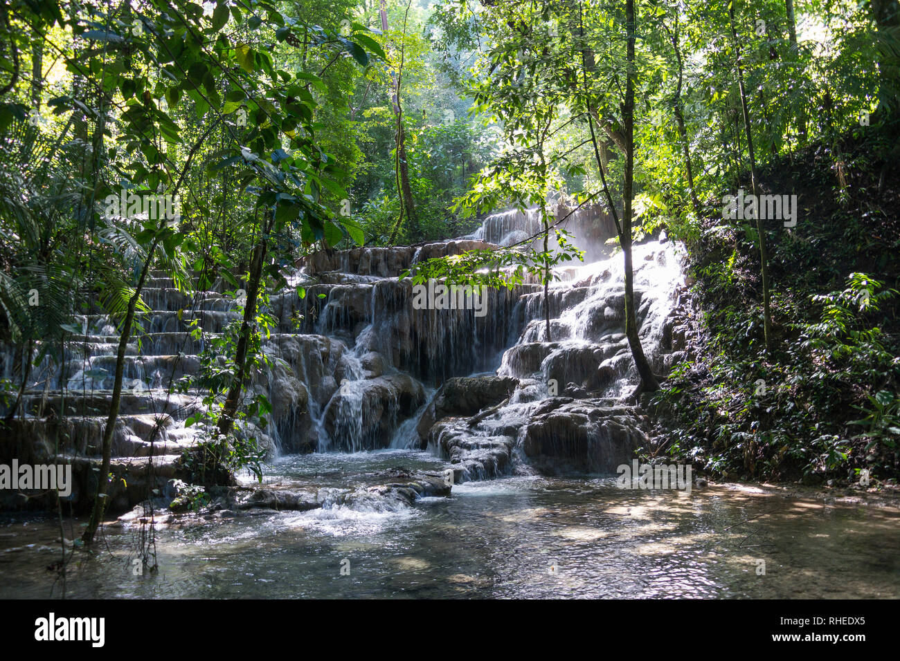 Waterfall on way to Palenque ruins, Chiapas, Mexico Stock Photo - Alamy