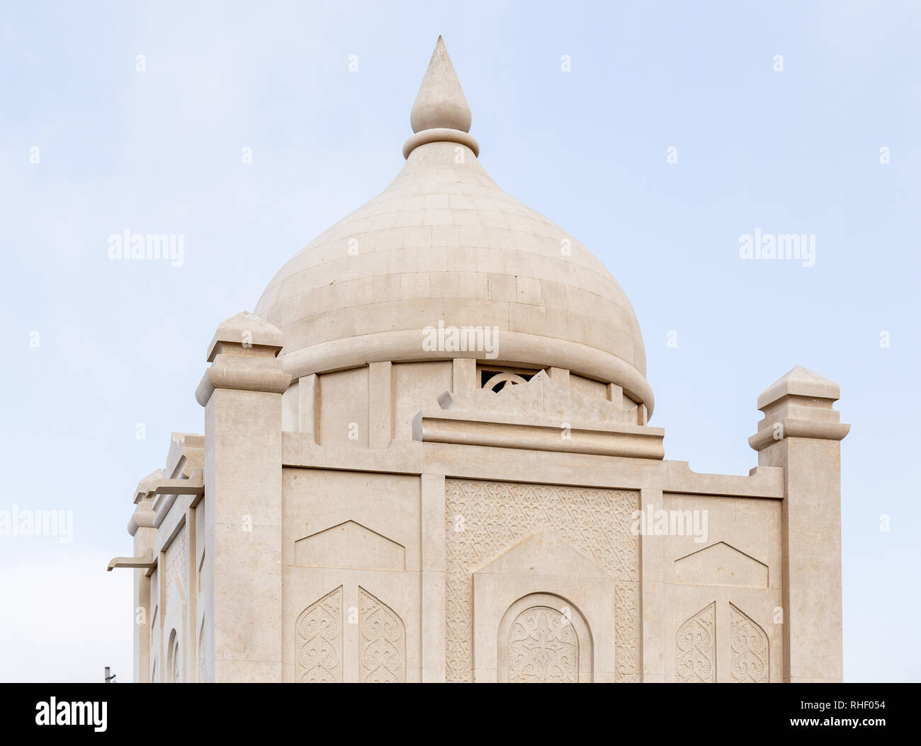 Fragment of an ancient Muslim mosque of white stone Stock Photo - Alamy