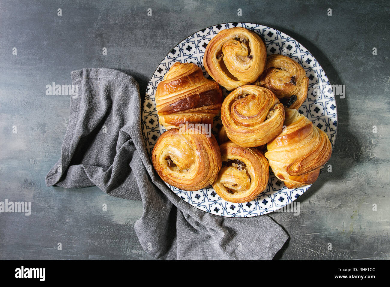 Puff pastry buns Stock Photo - Alamy