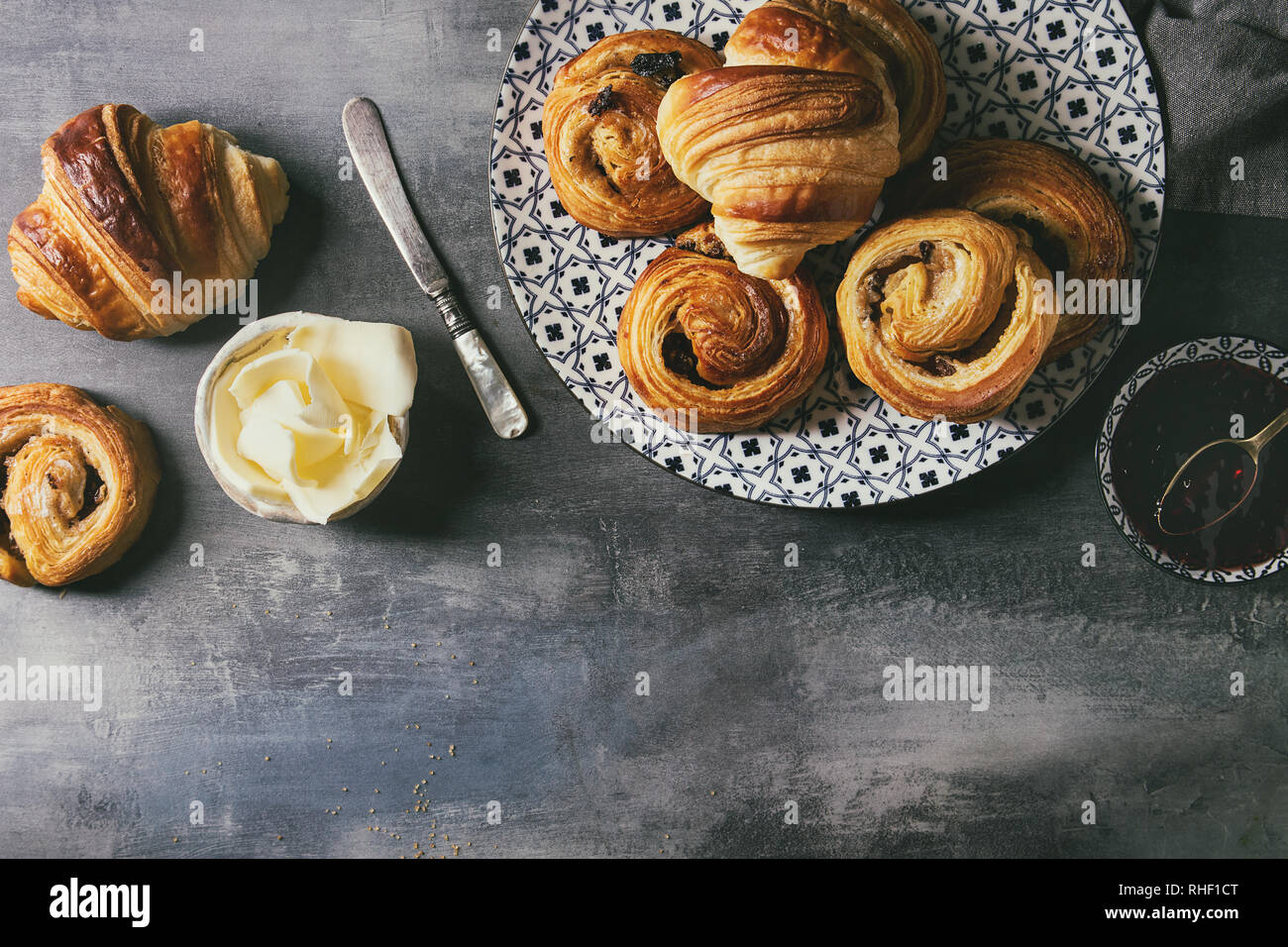 Puff pastry buns Stock Photo - Alamy