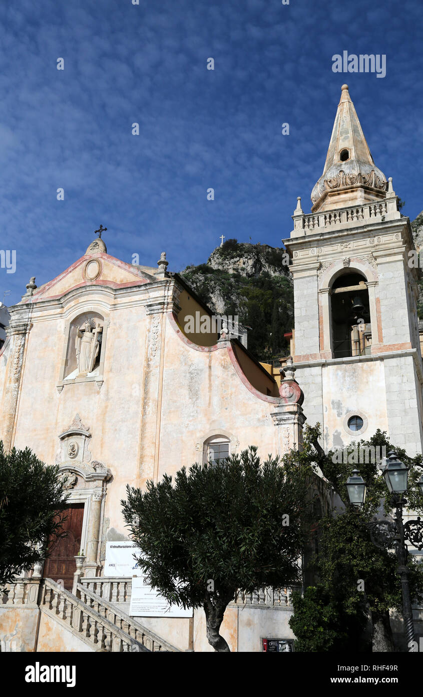 Taormina architecture hi-res stock photography and images - Alamy