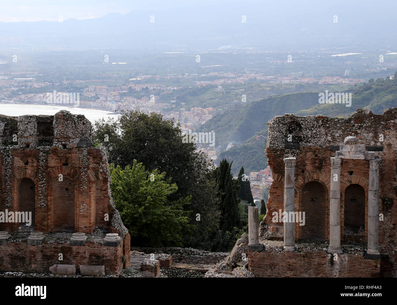 Taormina architecture hi-res stock photography and images - Alamy