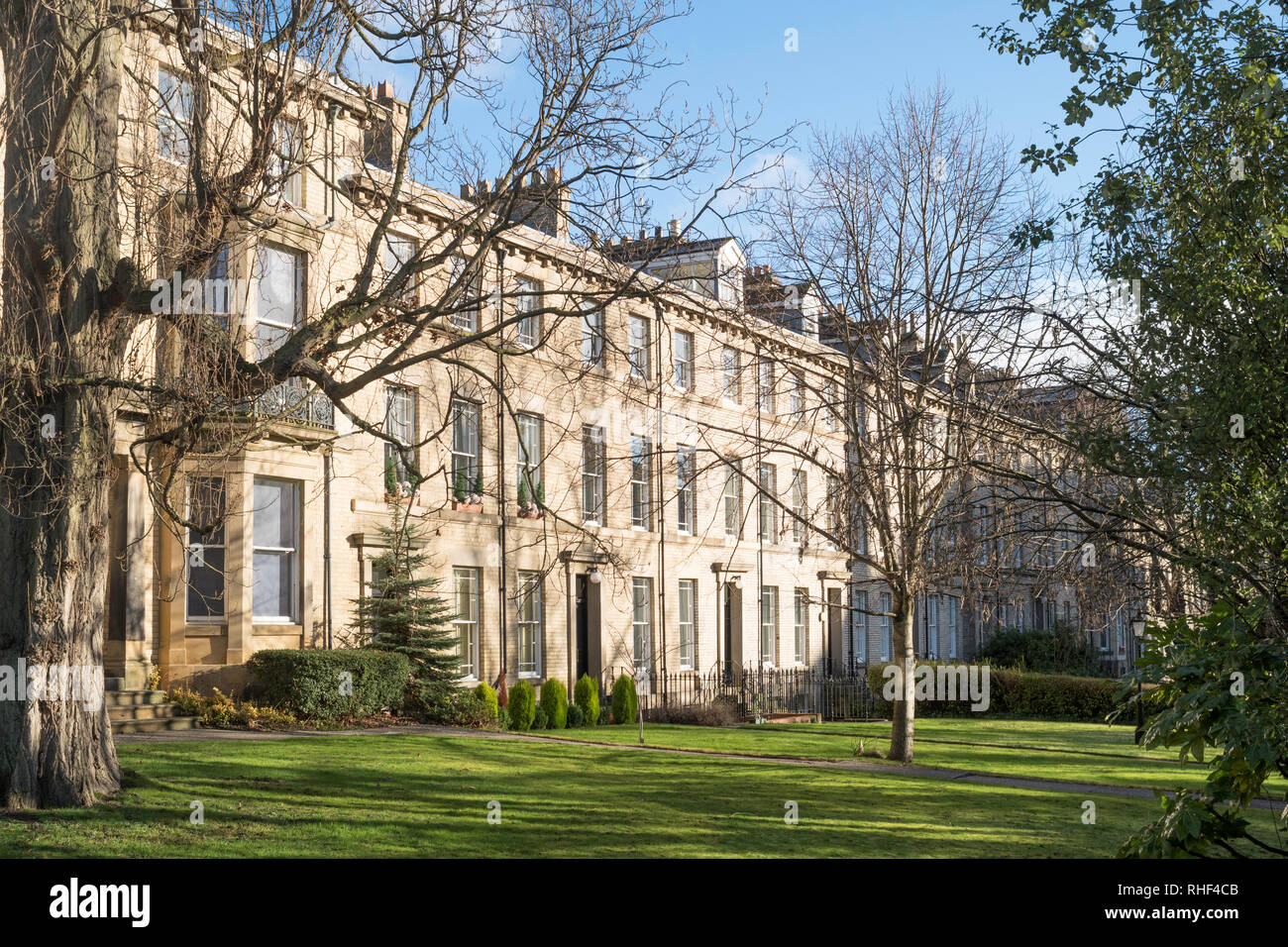 Three Storey Terraced Houses High Resolution Stock Photography and ...