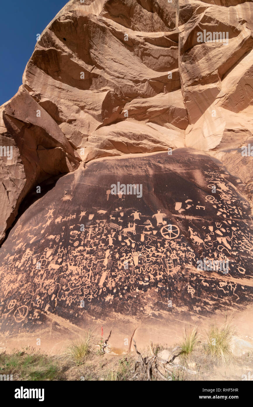 Petroglyphs at Newspaper Rock at UT 211 near Monticello, Utah, USA ...