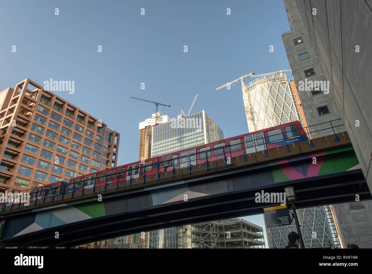 Mackenzie Walk, Canary Wharf Estate, London Stock Photo - Alamy
