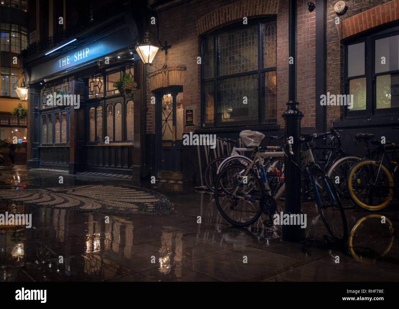 An evening walk in rainy London England Stock Photo - Alamy