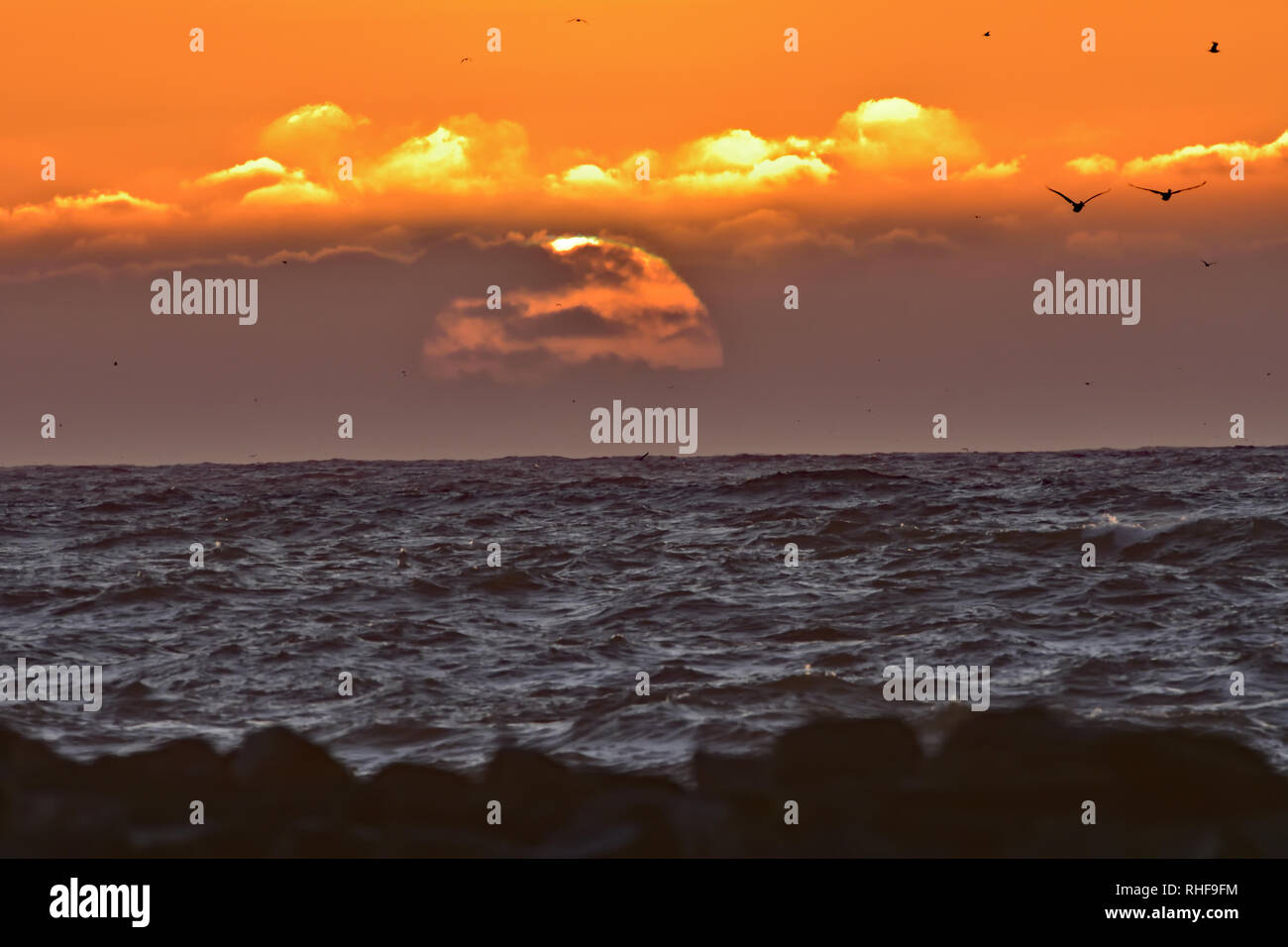 Beautiful sunset over pacific hi-res stock photography and images - Alamy