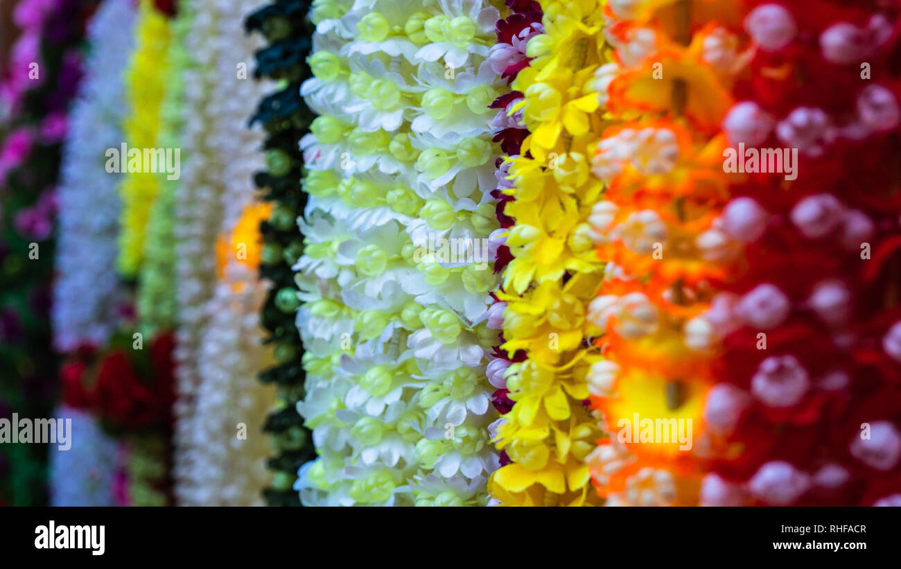 flower chain in the market of bombay india Stock Photo - Alamy