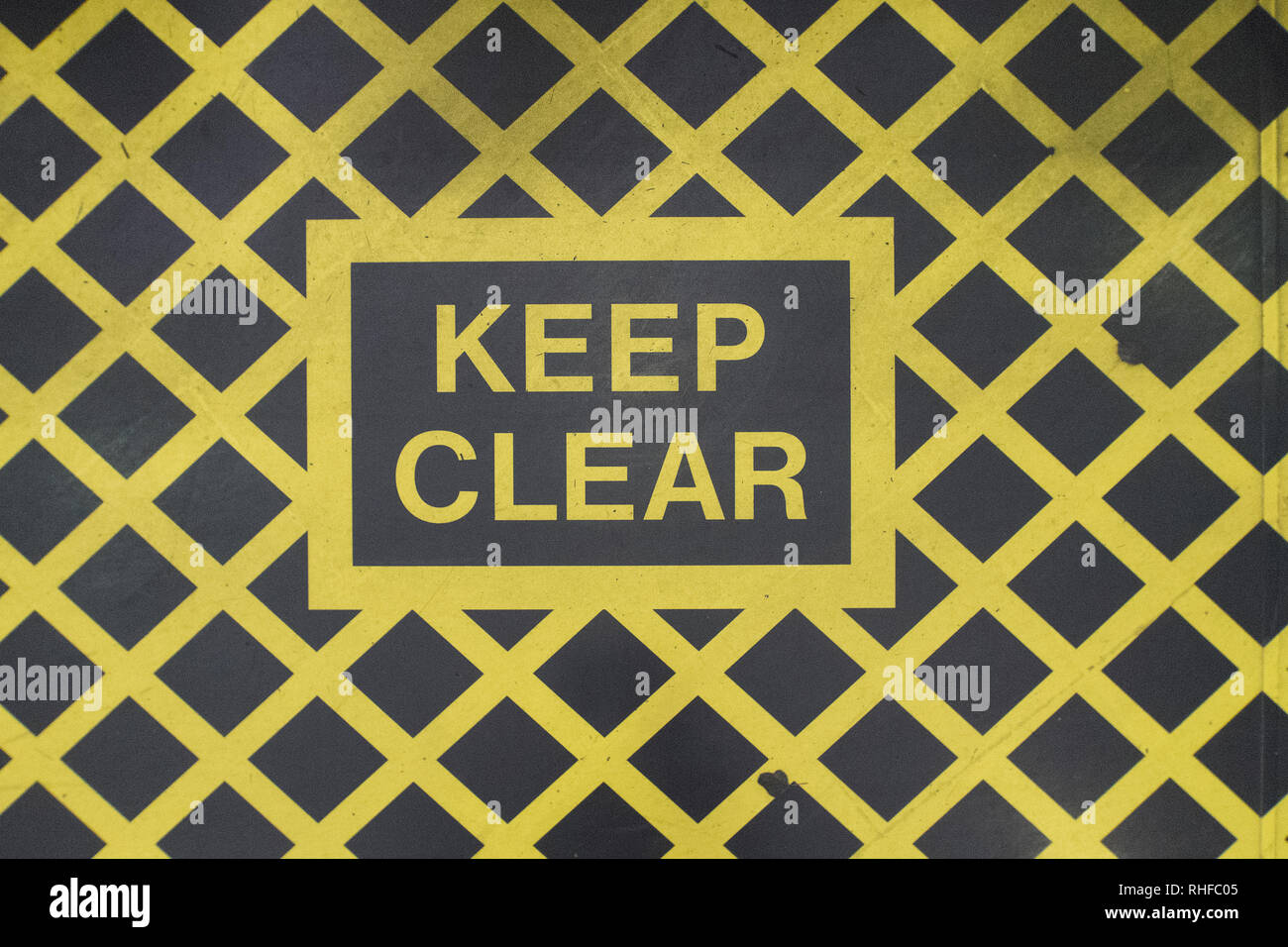Yellow keep clear road sign hi-res stock photography and images - Alamy