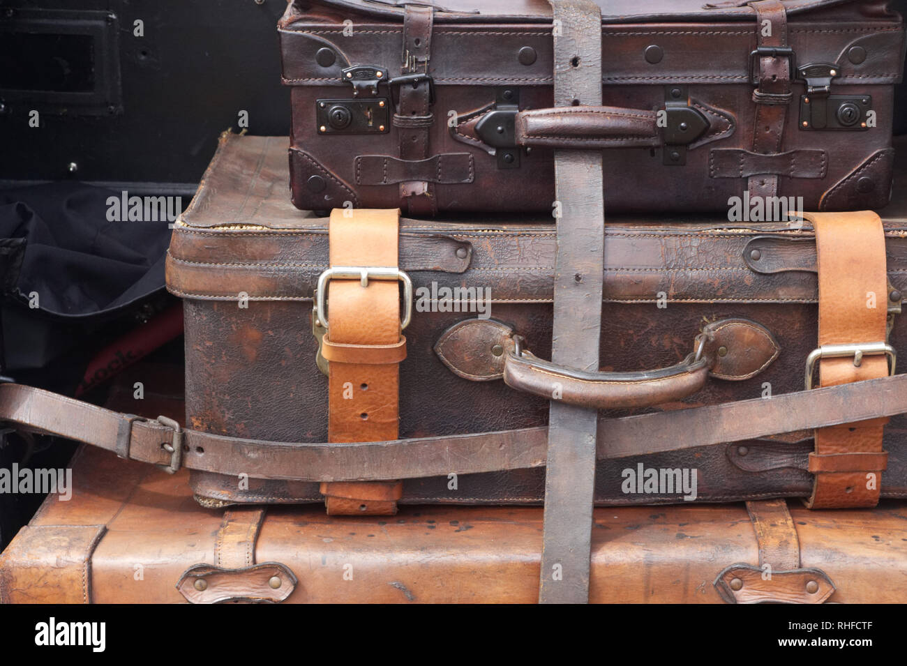 Vintage suitcases at kings cross station hi-res stock photography and ...
