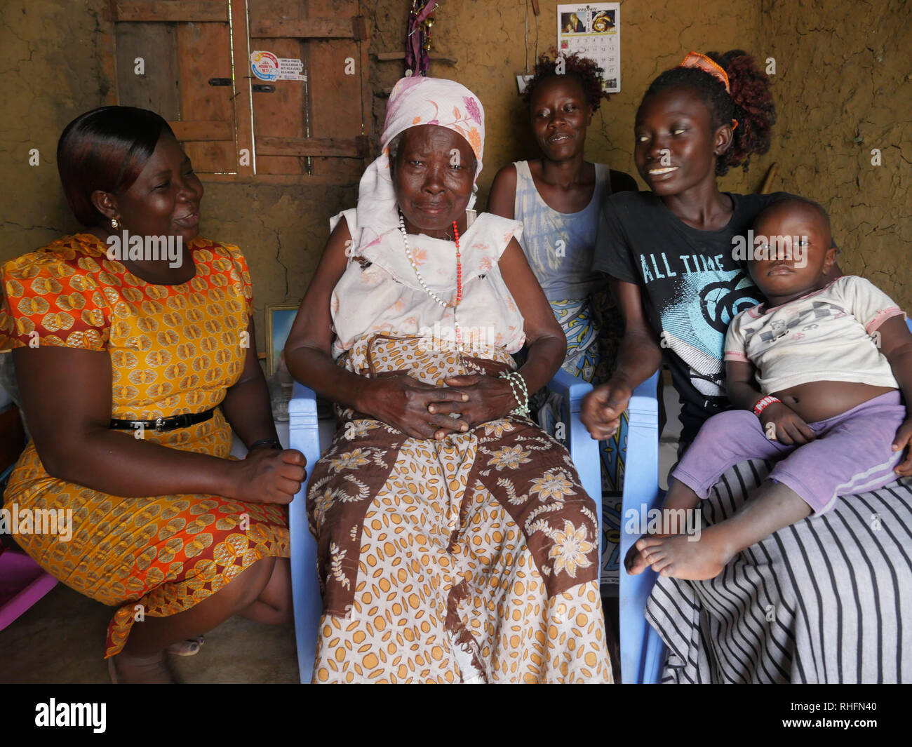 Mombasa kenya slum hi-res stock photography and images - Alamy