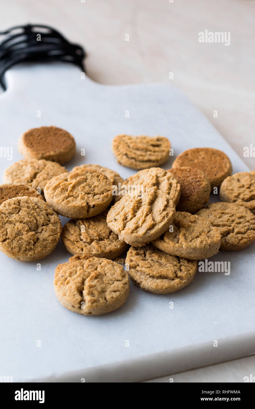 Quick Bites Mini / Small Cookies Apple and Cinnamon Flavored. Fastfood ...