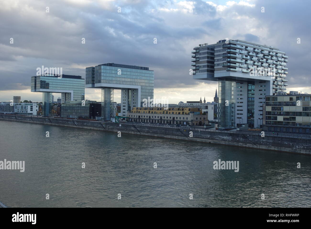 L shaped buildings hi-res stock photography and images - Alamy