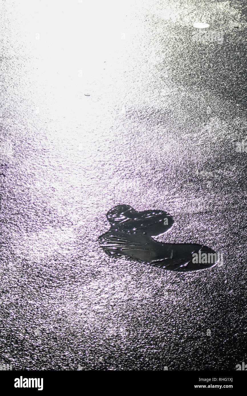 Sun reflecting on frozen lake hi-res stock photography and images - Alamy