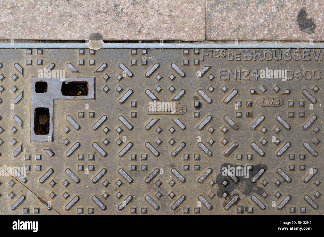 Sewer lid hi-res stock photography and images - Alamy