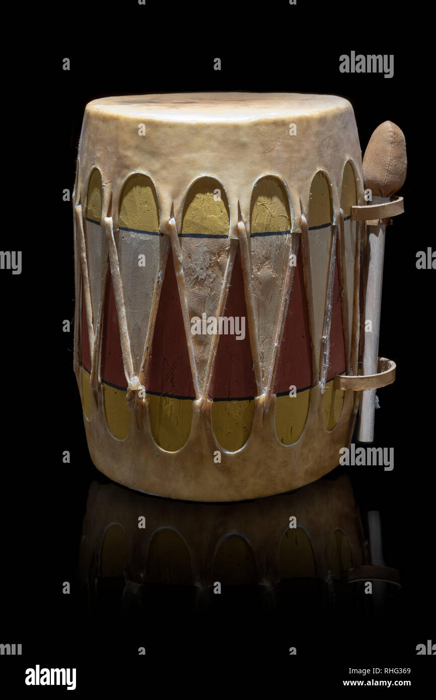 Native american drum hi-res stock photography and images - Alamy
