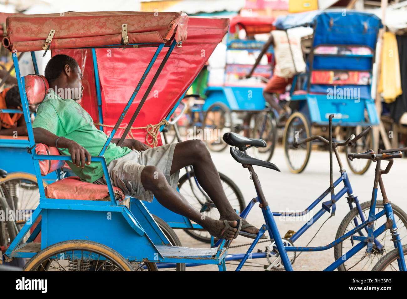 Tricycle pousse pousse hi-res stock photography and images - Alamy