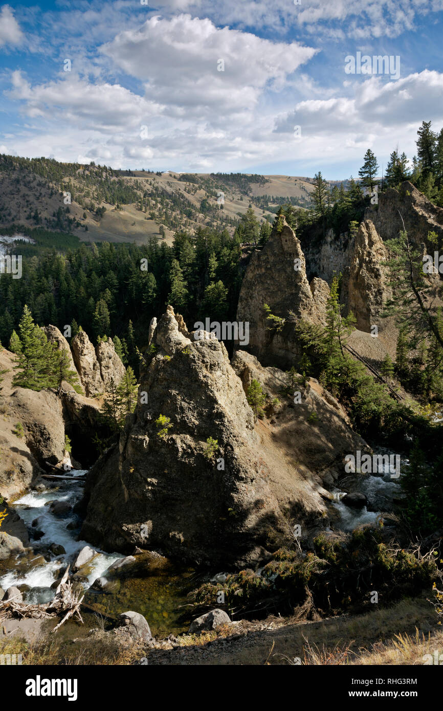 Rock roadside cliff hi-res stock photography and images - Alamy