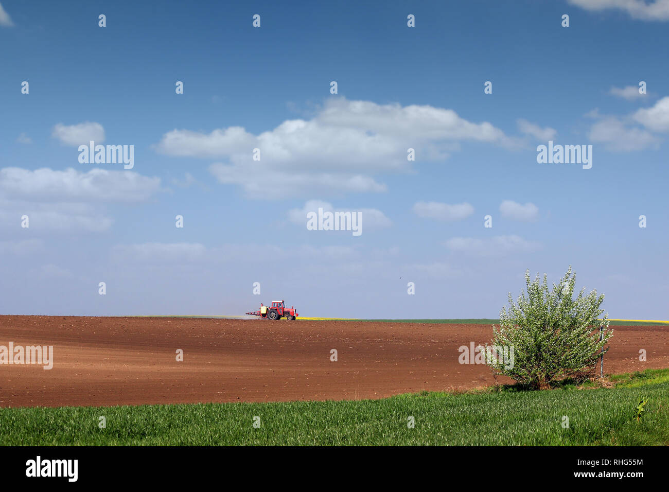 Agriculture tractor landscape hi-res stock photography and images - Alamy